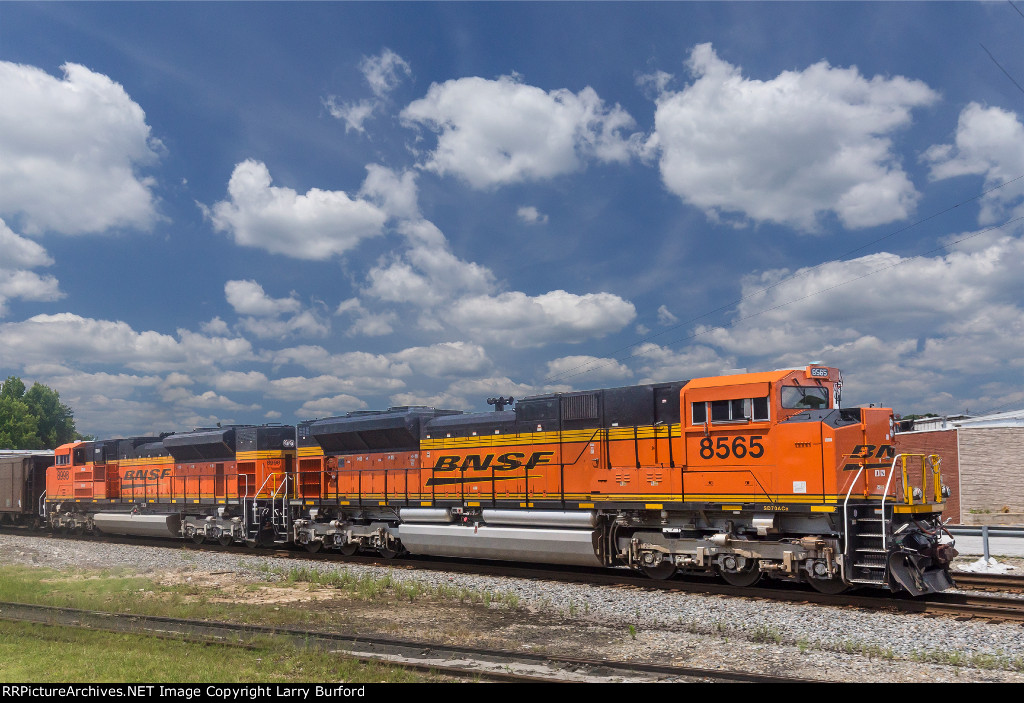BNSF 8565